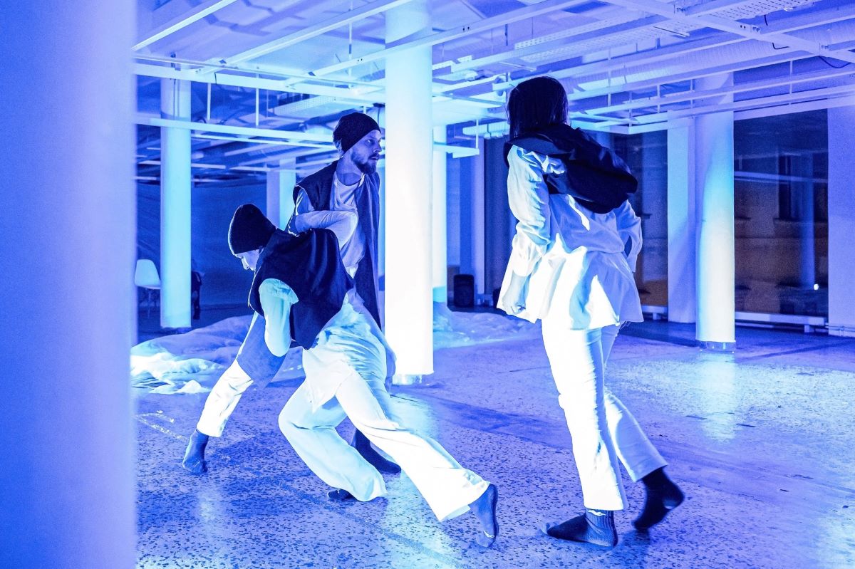 Taneční inscenace Scales aneb Člověk pohledem umělé inteligence