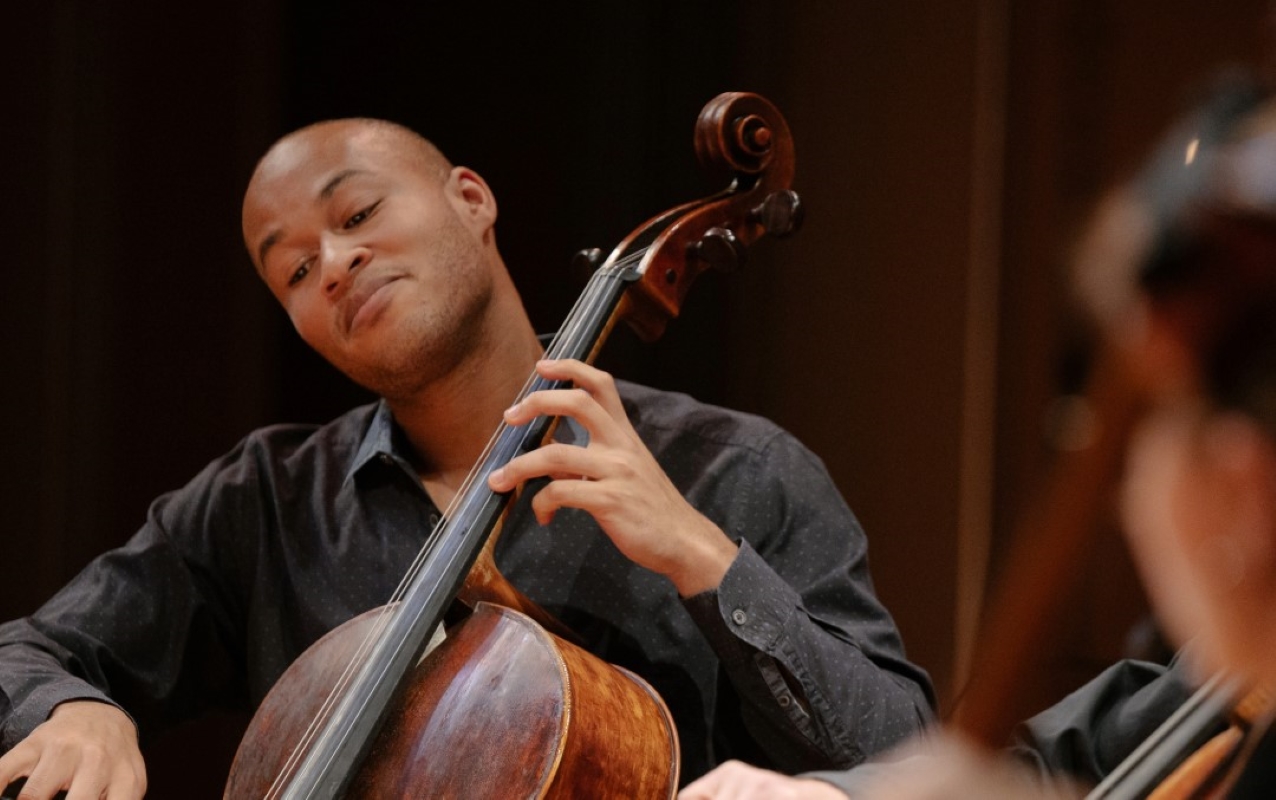 Česká filharmonie přivítá zotavujícího se Semjona Byčkova a debutujícího Sheku Kanneh-Masona