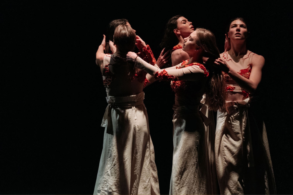 Divadelní a taneční Bazaar: Tělo v rukou systému, umění jako prostor pro vzpouru - Opera PLUS