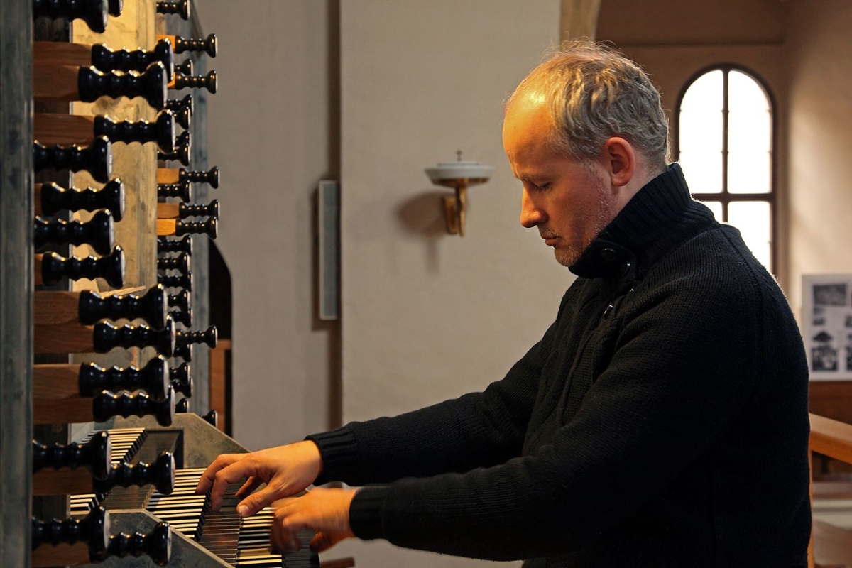 Hudbu nestačí jenom poslouchat a konzumovat, říká pedagog a varhaník Lukáš Vendl